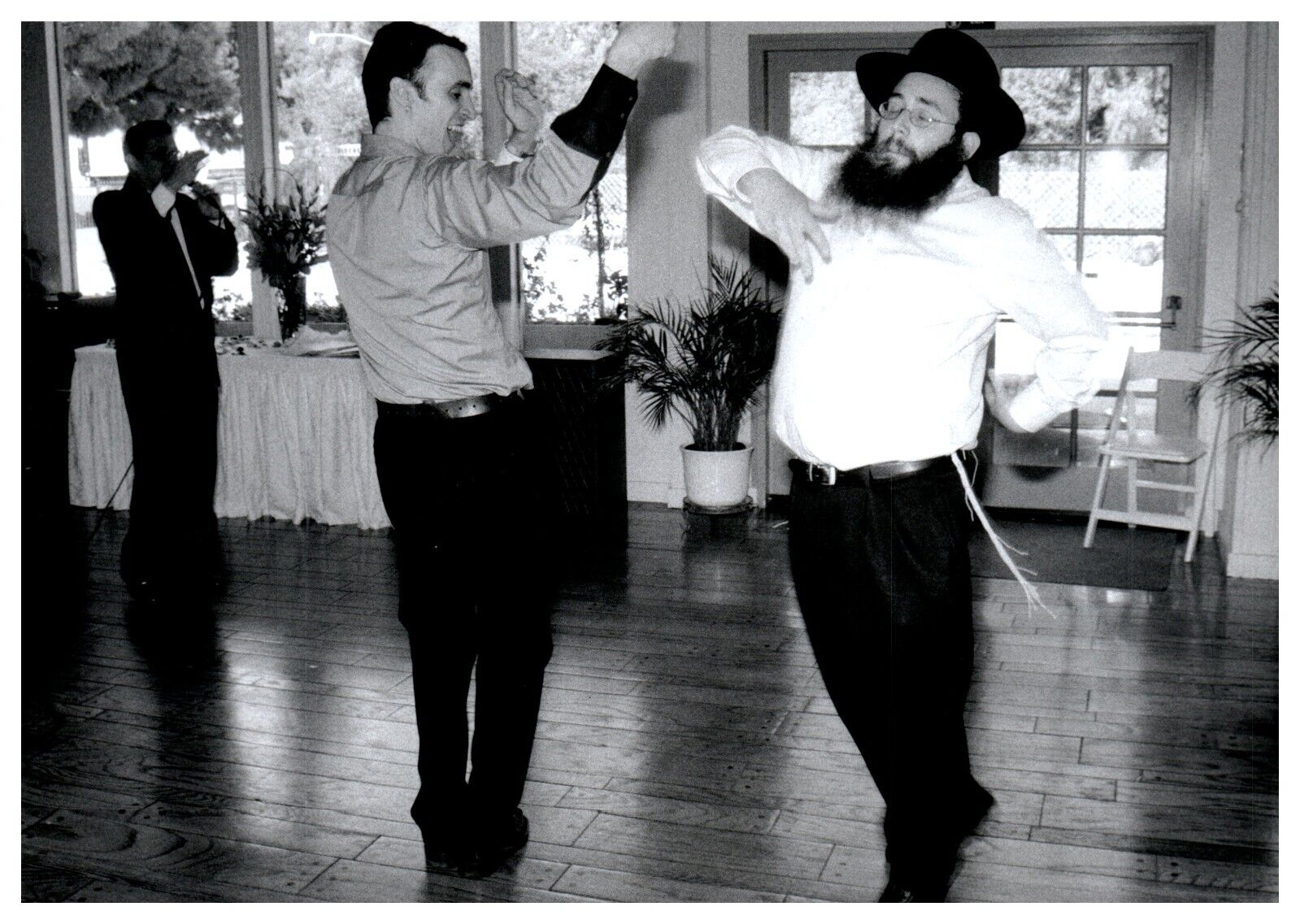 1980s Jewish Man Dancing Singing Vintage Photo CA 5x7 – techrewinds