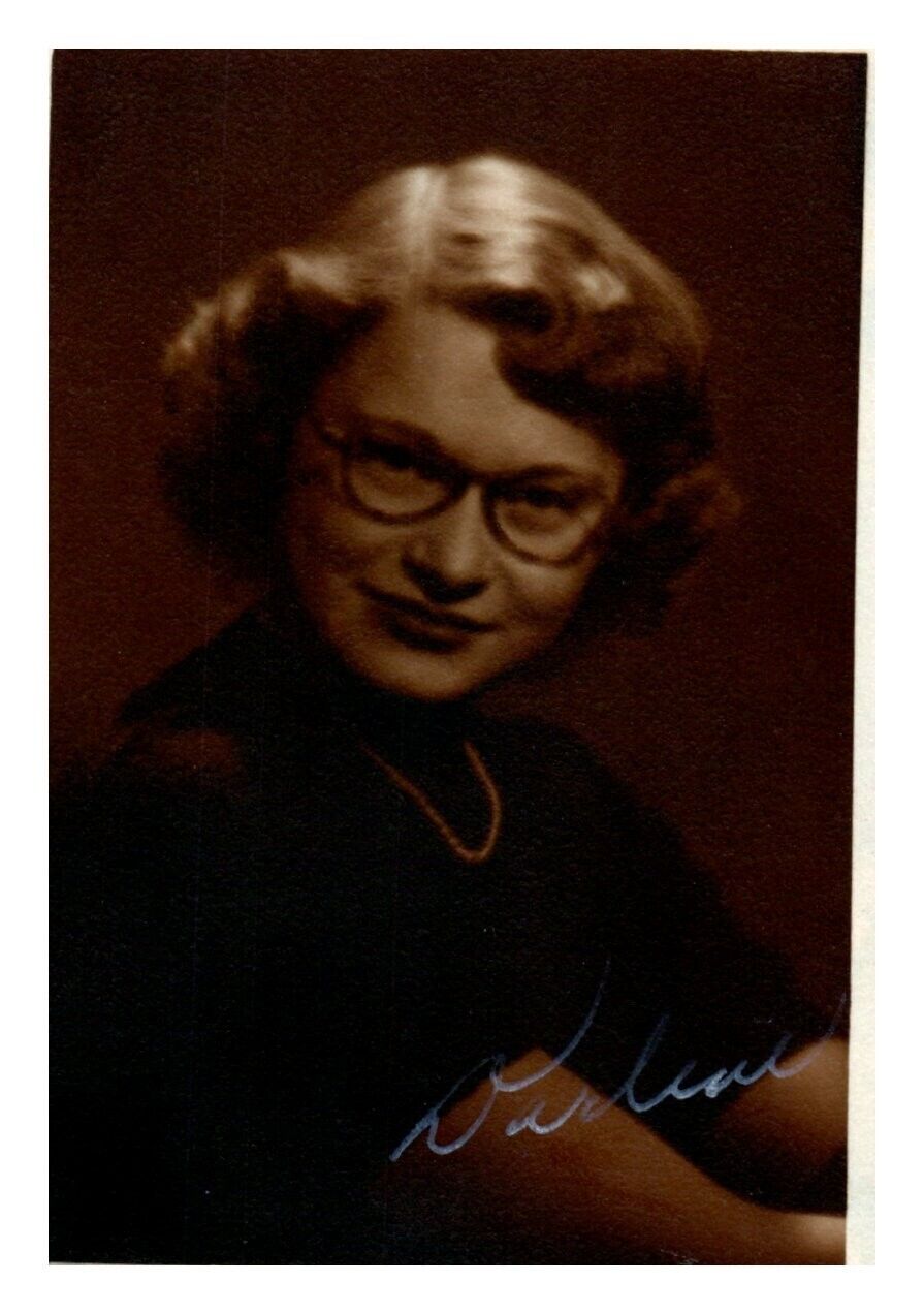 1950s Nerd Teen Girl Vintage SMALL Portrait Photo Booth – techrewinds